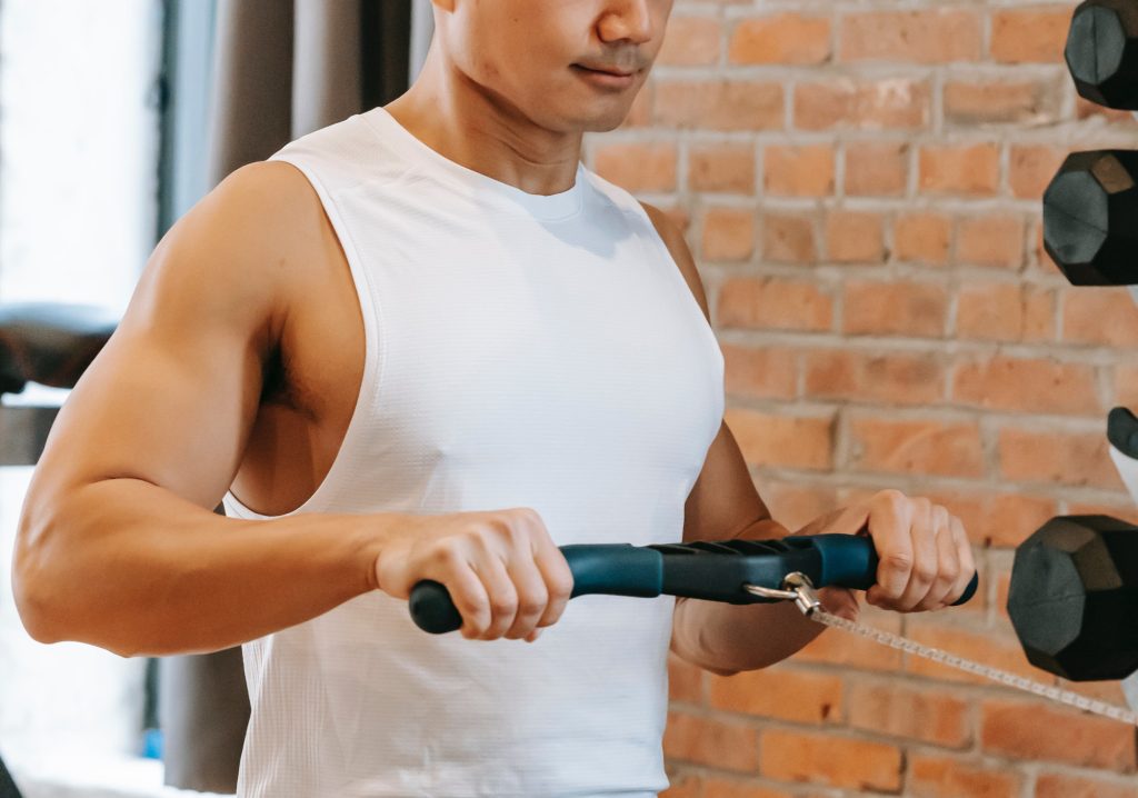 Top 10 Upper Back Exercises with Cables for Strength and Definition ...